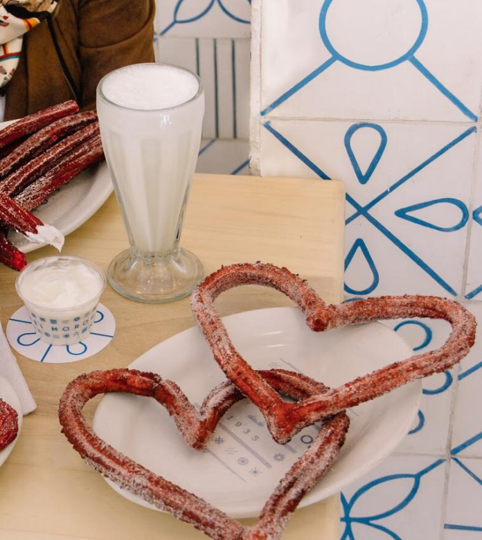 Chilango - Churros con forma de corazón y otros postres cursis para San ...