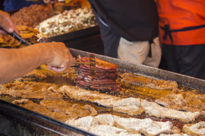 Chilango - Tacos de milanesa El Papi, colosales, grasabrosos y gratinados