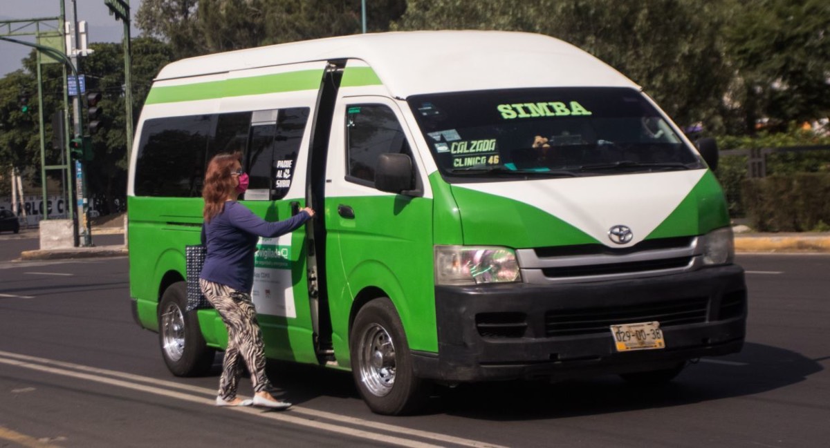 chilango - Así fue cómo la CDMX se llenó de combis y micros (fotos)