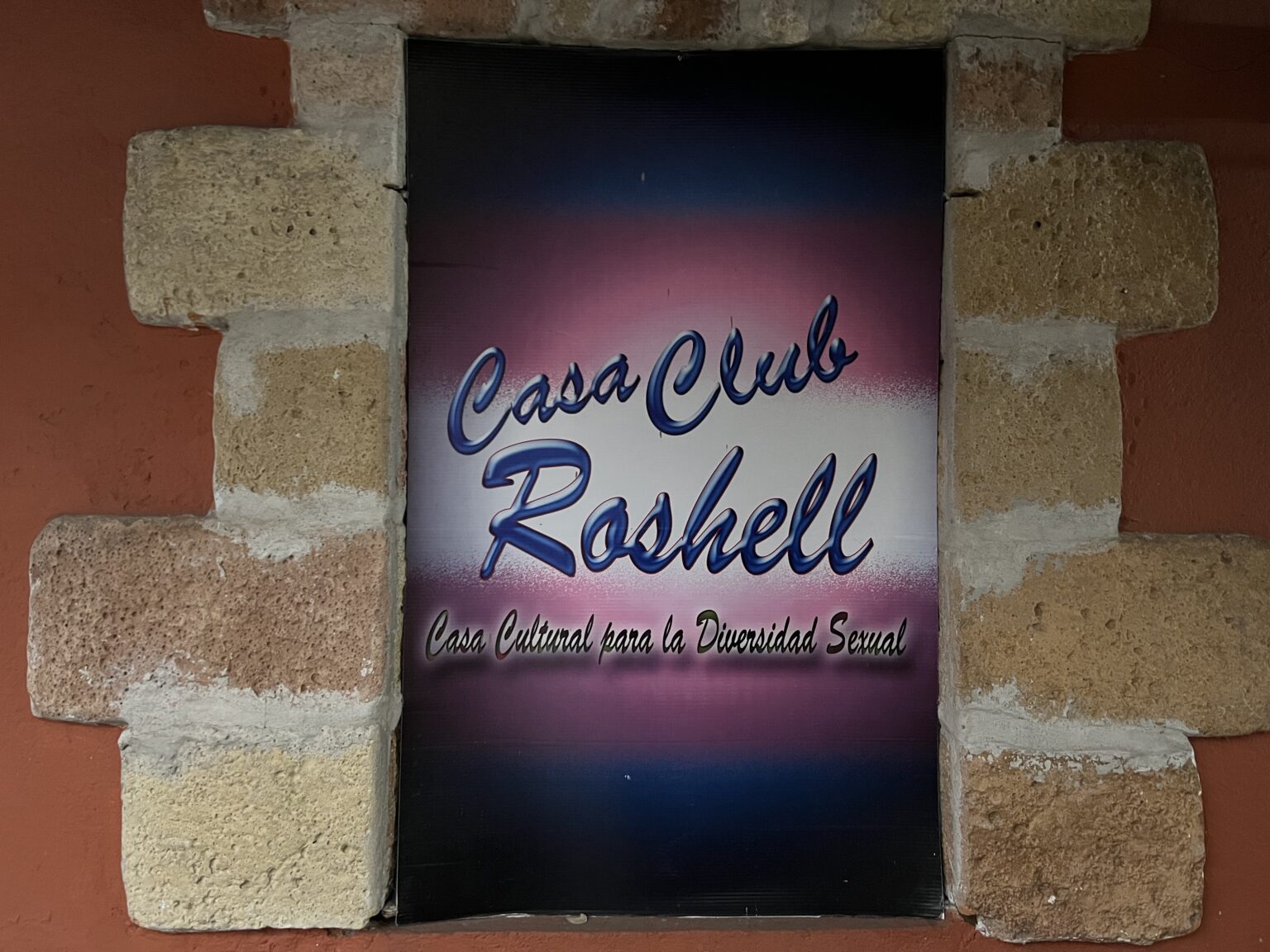 chilango - ¿Quieres explorar tu lado femenino? Casa Club Roshell es el lugar para ti