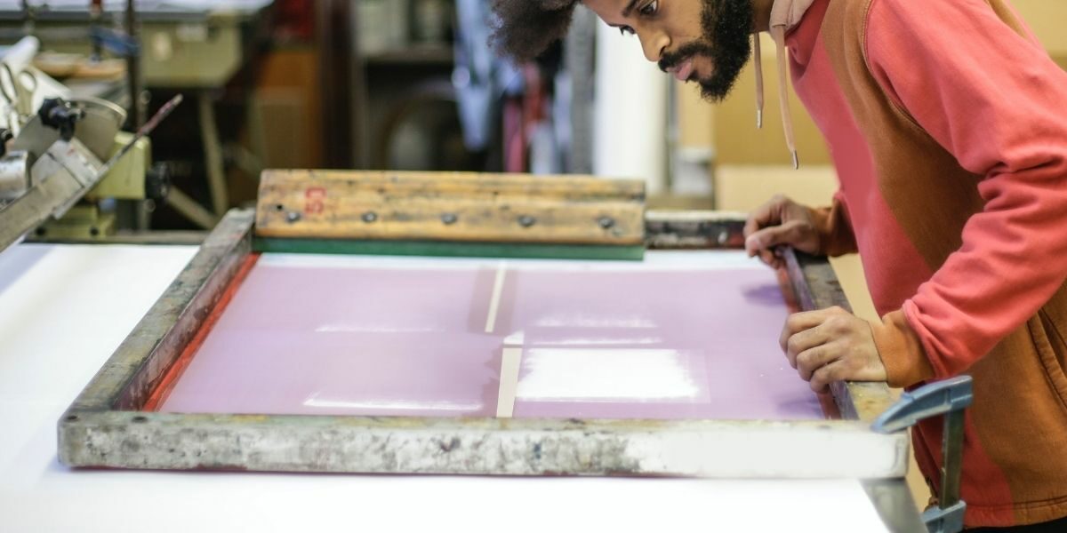 Herramientas esenciales para un taller de serigrafía - Info Latina