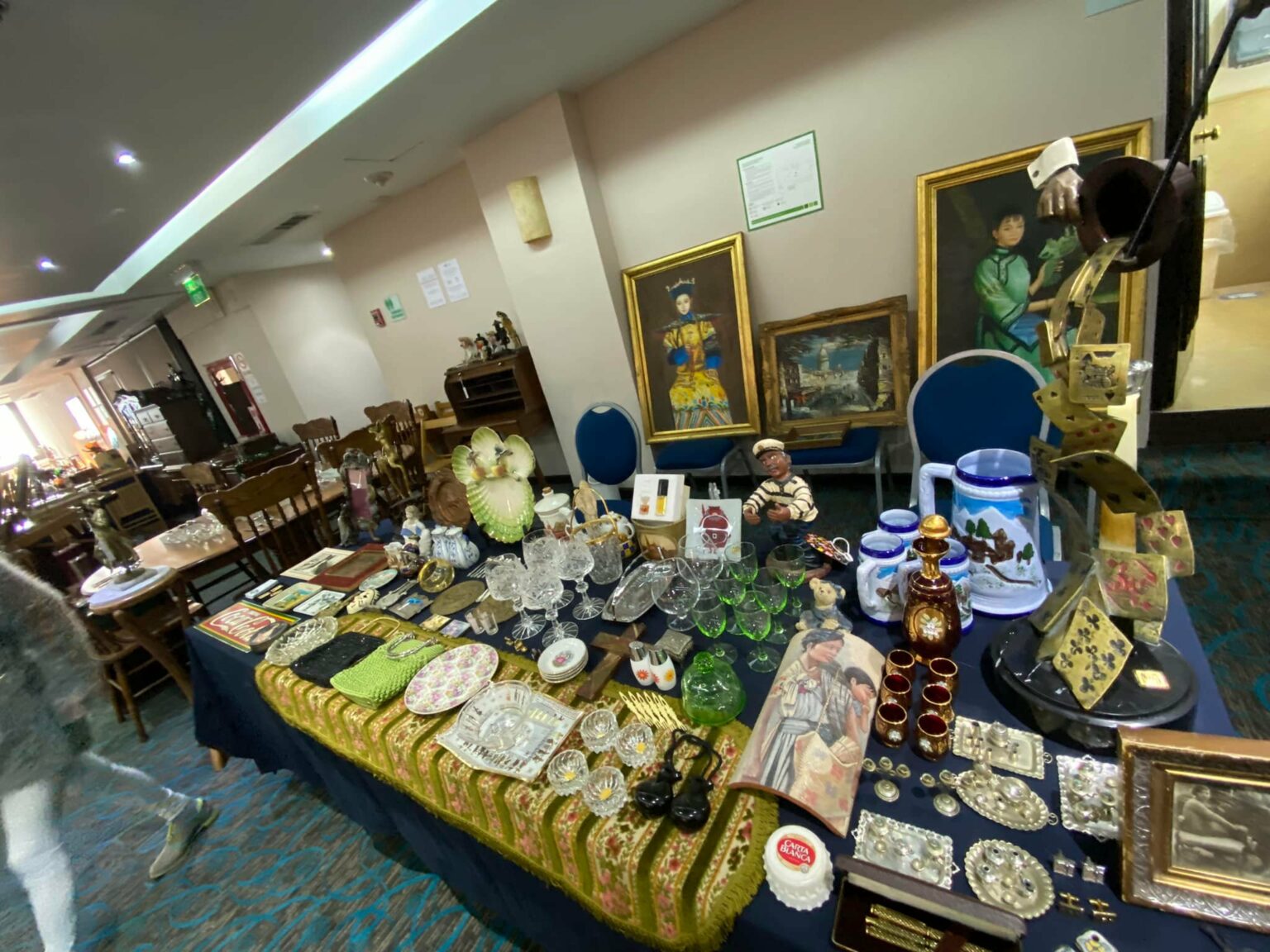 chilango - Feria de Antigüedades de la Lagunilla, un paraíso para los chachareros en Los Pinos