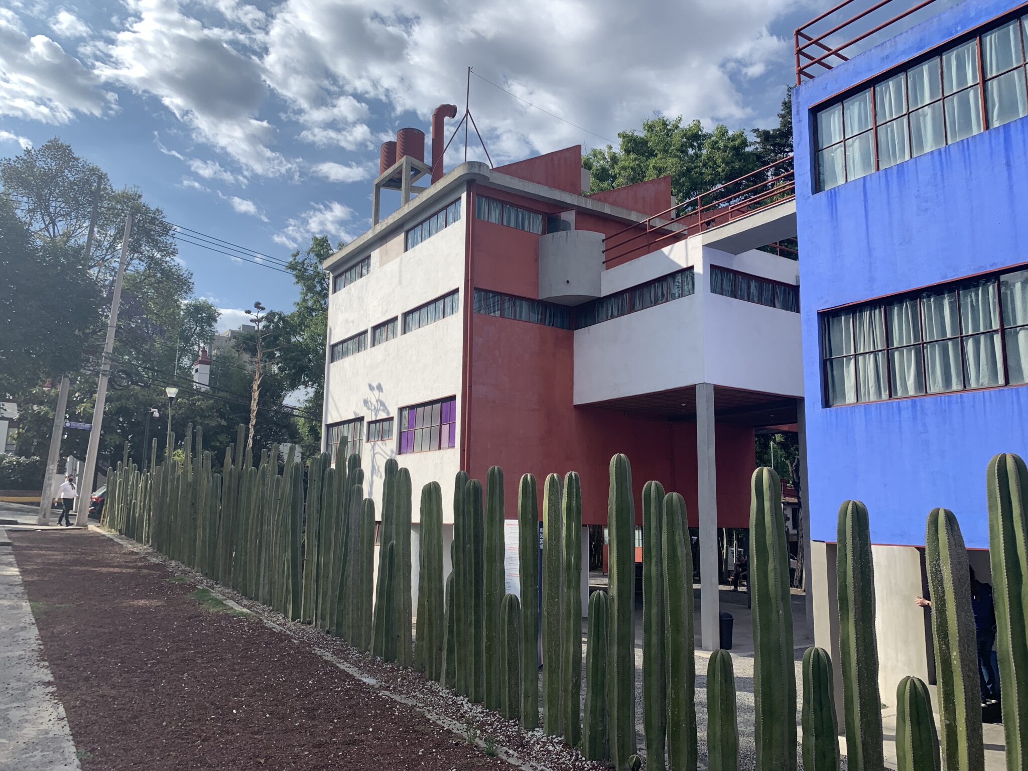 chilango - Casa Estudio Diego Rivera y Frida Kahlo, una obra de O’Gorman