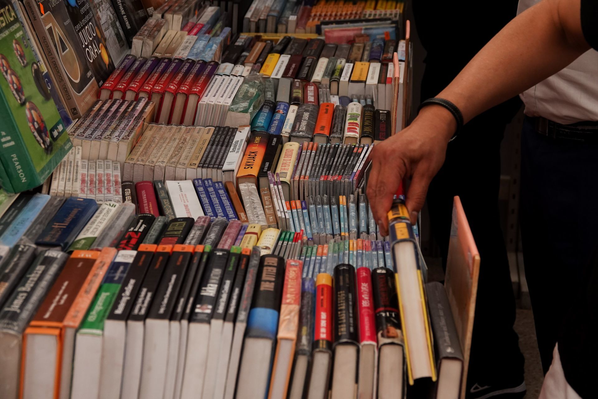 ¡Desde 10 pesitos! Así será el Gran Remate de Libros y Películas de ...