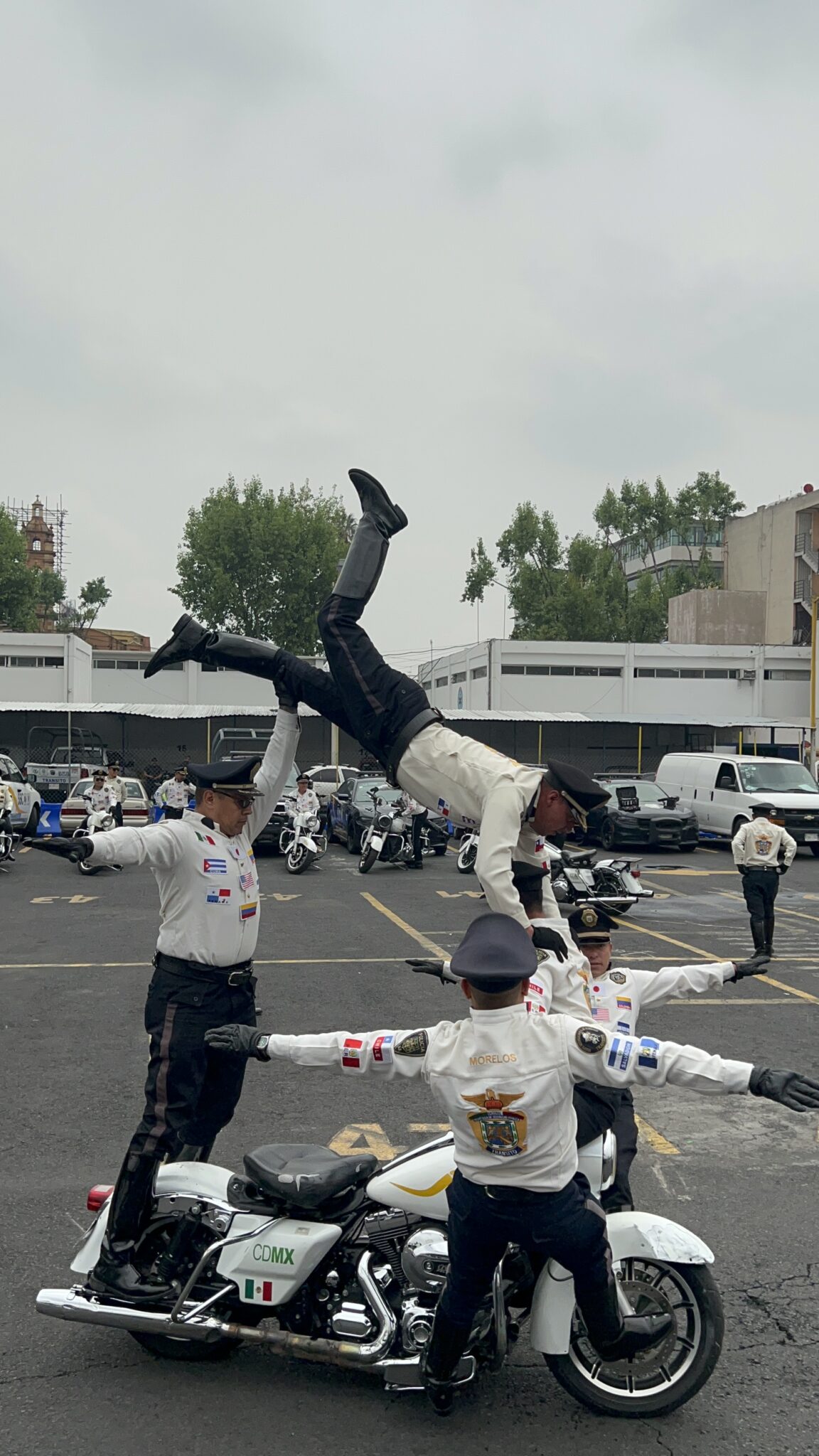 Chilango - Equipo de Acrobacia de la Policía de Tránsito de CDMX ...