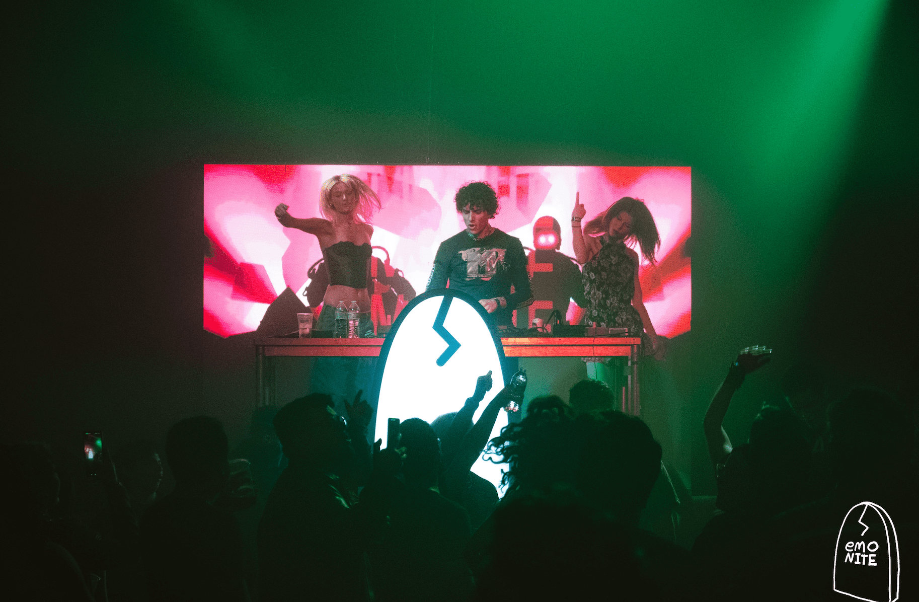 Chilango - Emo Nite en CDMX: Una noche llena de música emo y mucha ...