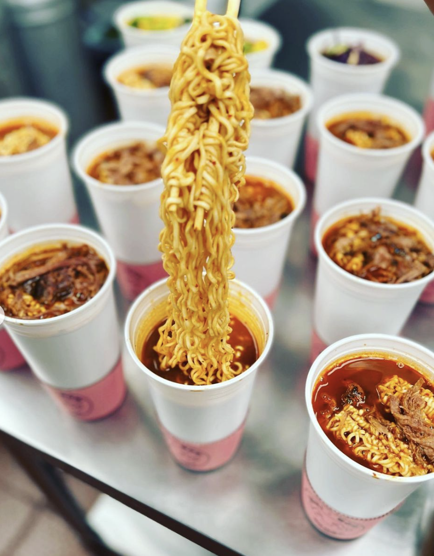 En hamburguesa o esquites, lugares con preparaciones exóticas de ramen ...