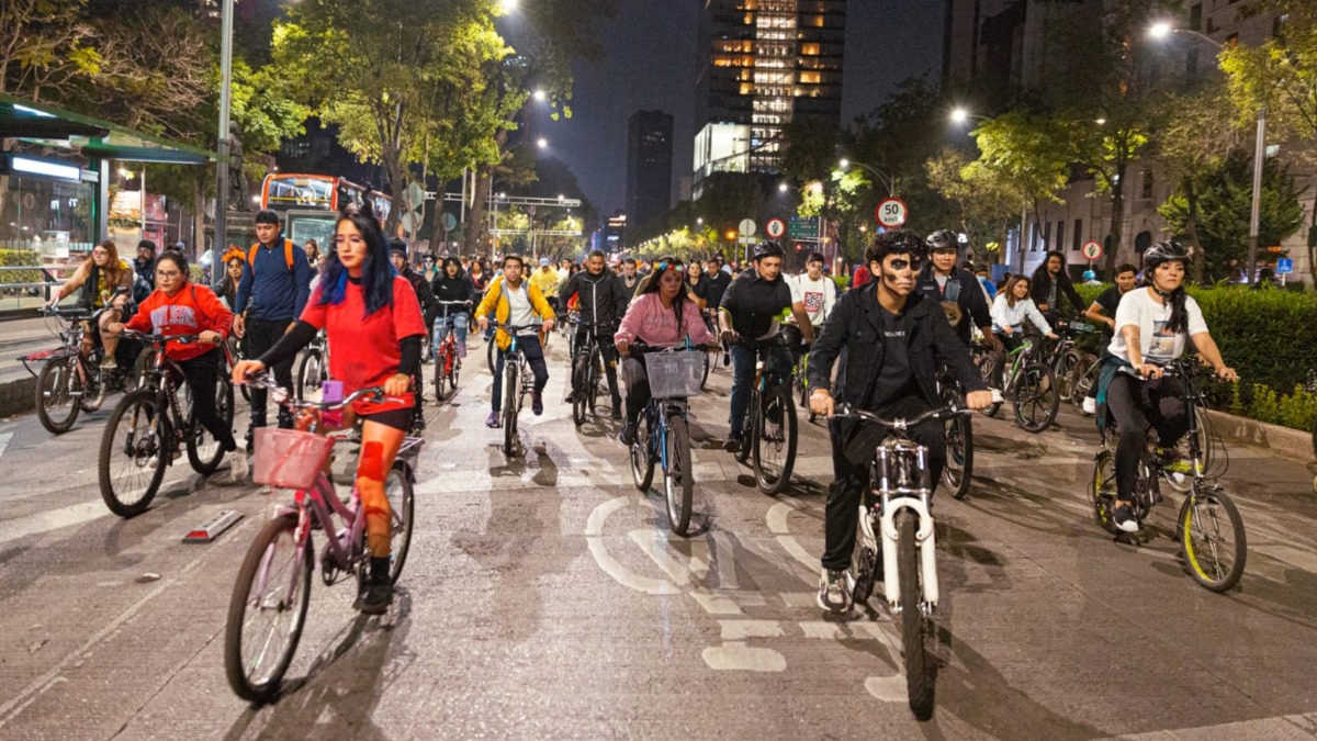 ¡Prepara el disfraz! Viene el paseo nocturno en bici del Día de Muertos ...