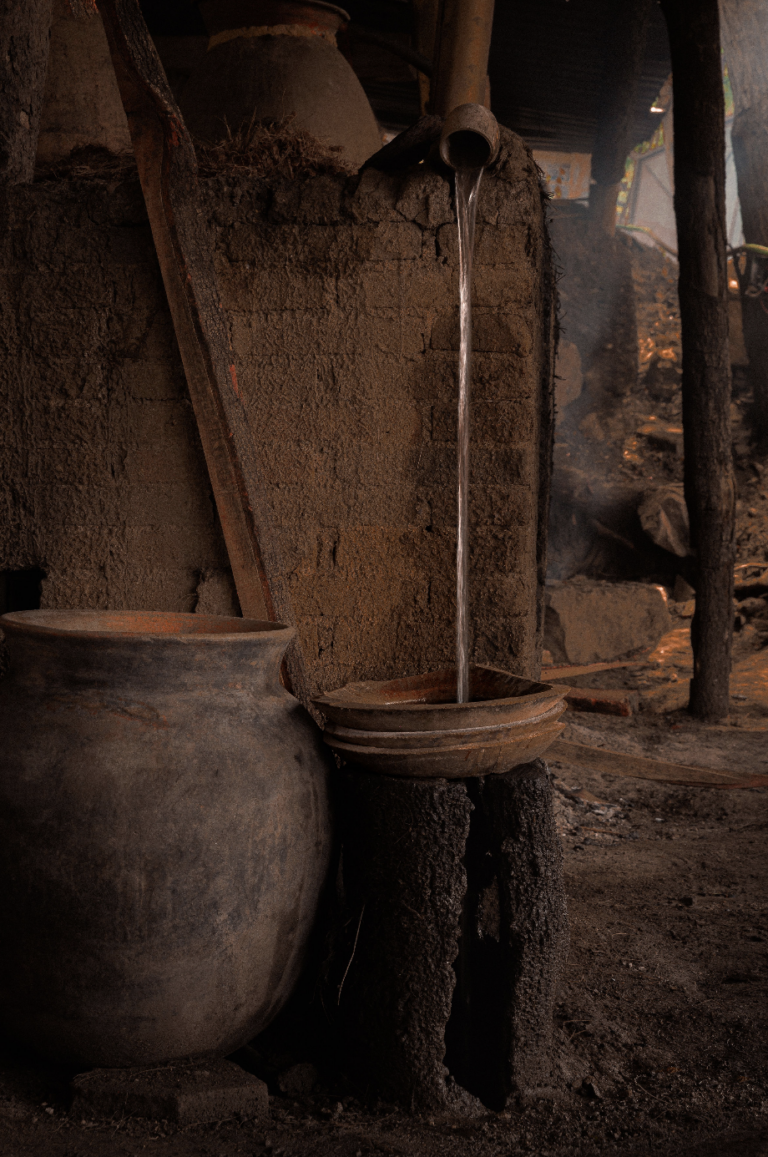 Chilango - ¿Qué es el mezcal ancestral? Aquí te explicamos