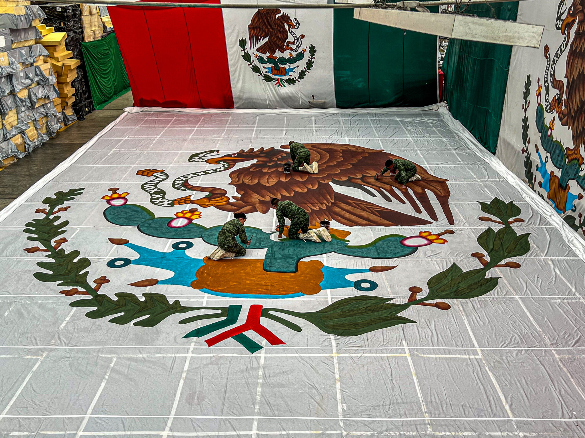 Chilango - Cuánto mide la bandera del Zócalo de CDMX y más datos curiosos