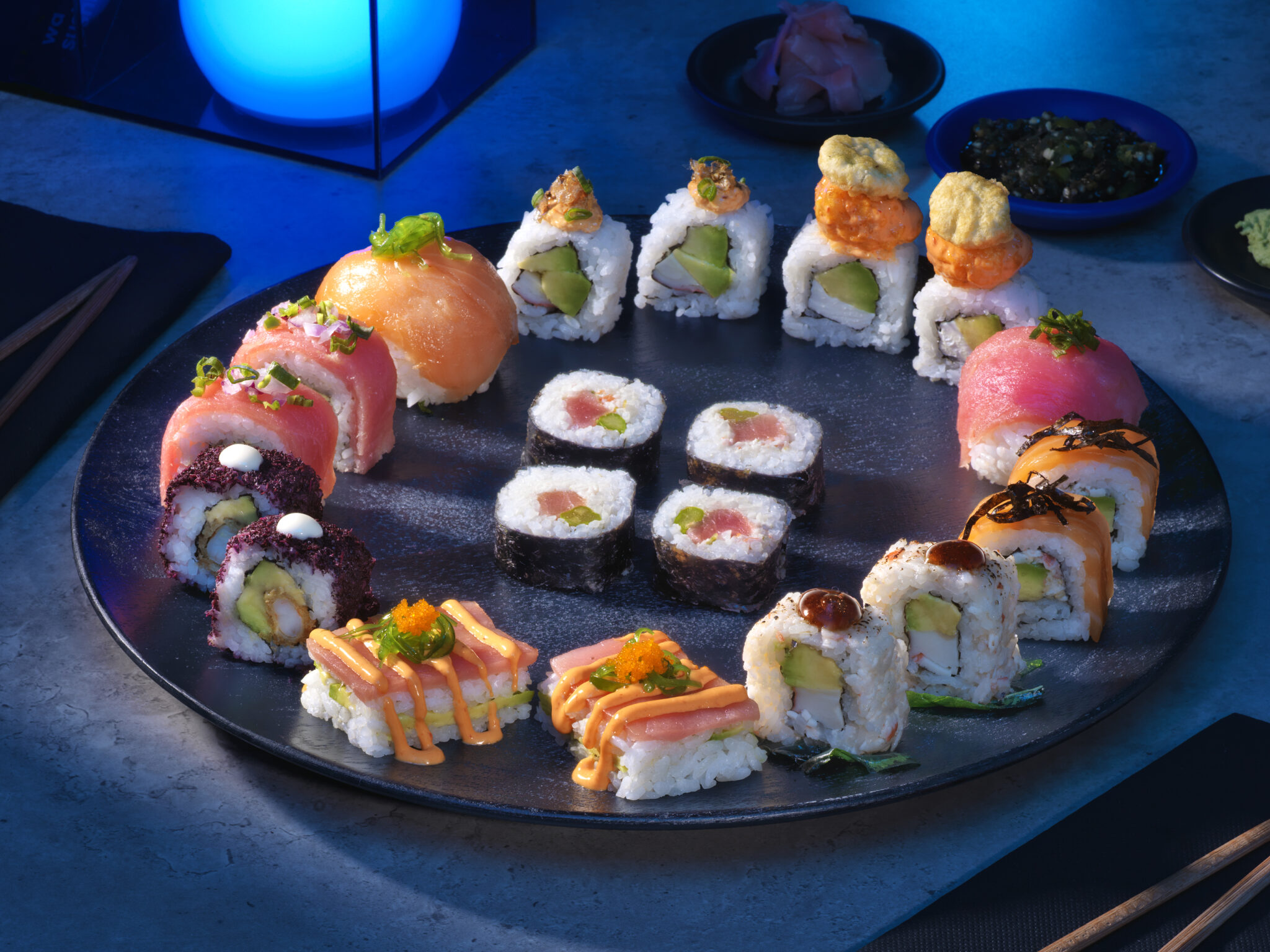 Chilango - Llega a CDMX un robot mesero: ¡Robot Itto!