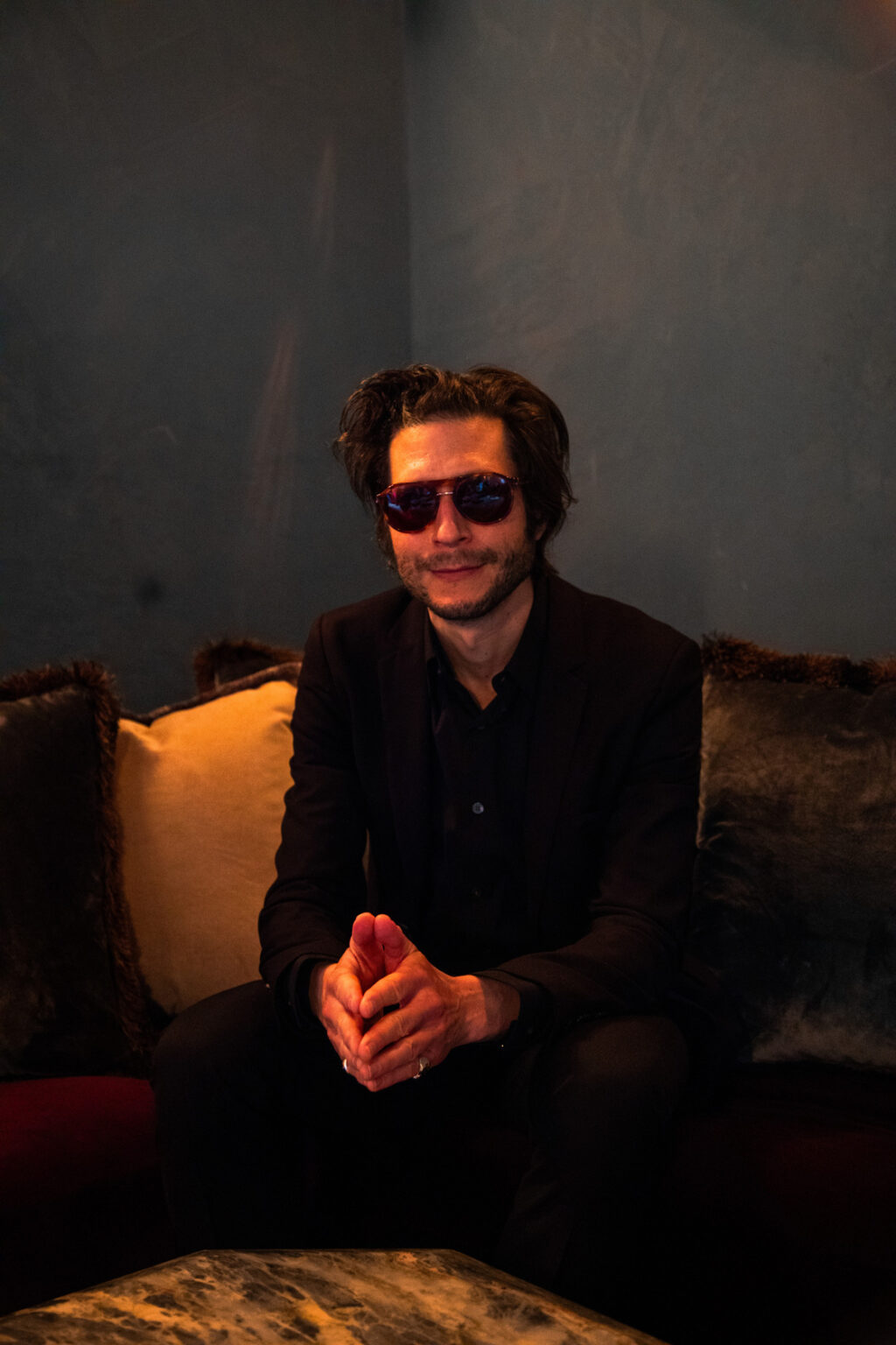 Chilango - Daniel Kessler, de Interpol, merece el Zócalo y más por su amor a los organilleros