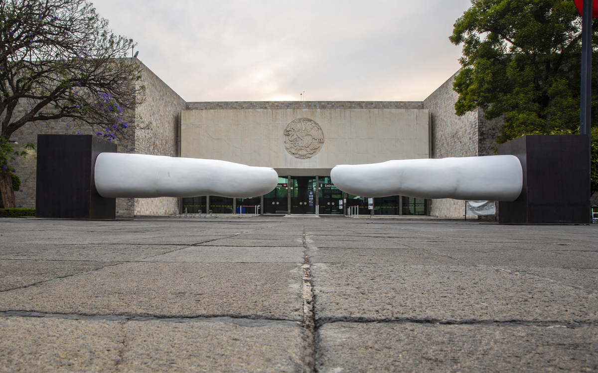Chilango - Rivelino por fin expone Tú en el Museo Nacional de Antropología