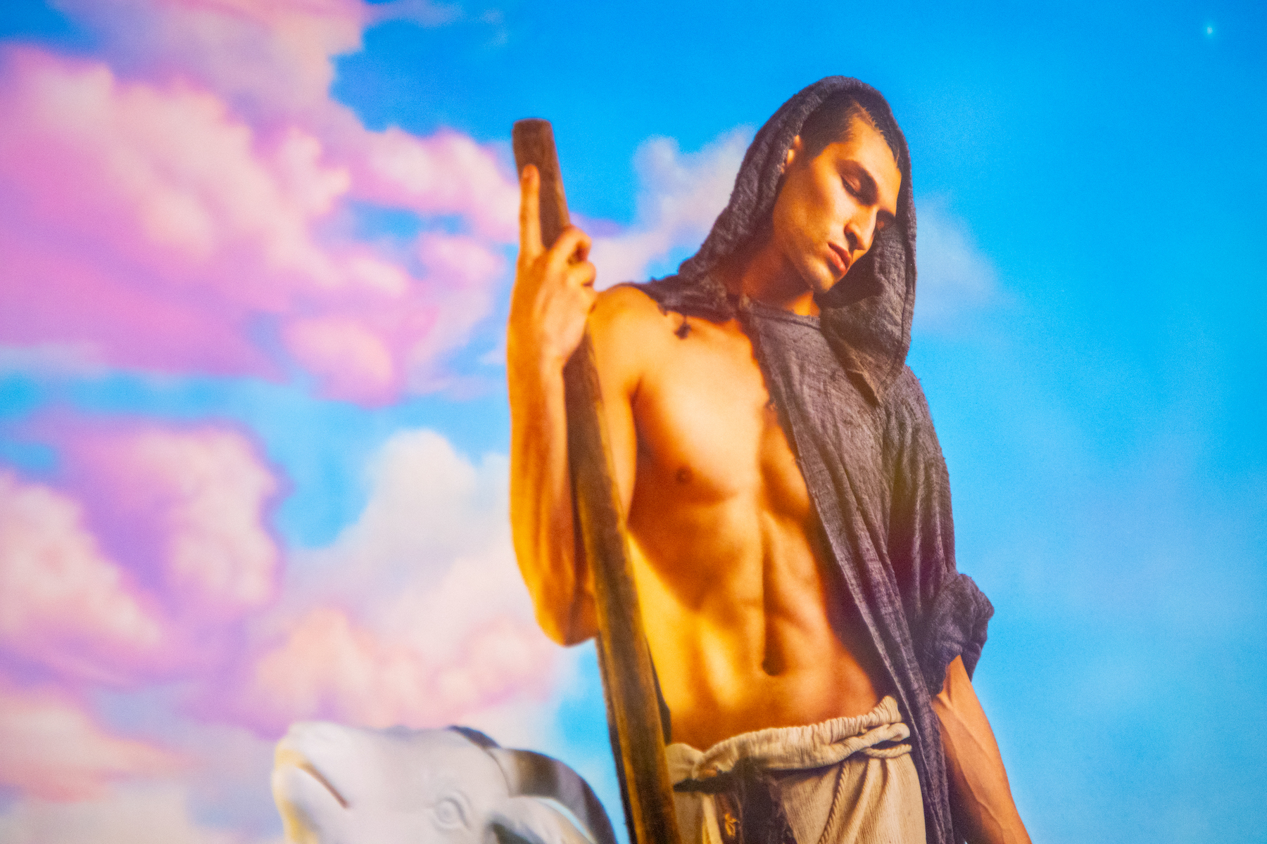 Chilango - David LaChapelle trae AMOR con su exposición en el Palacio de Minería