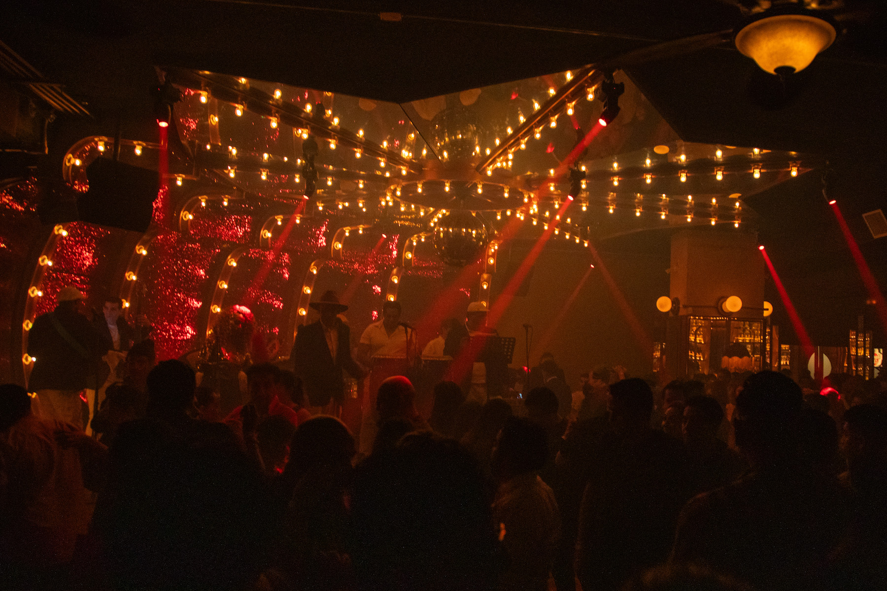 Chilango - El Babalú: Salón de baile en CDMX