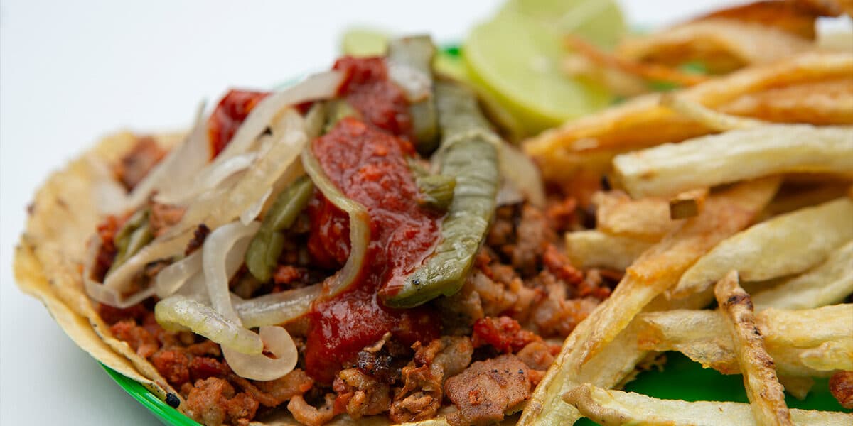 Chilango - Taco Chilango: dónde comer tacos con papas encima en CDMX