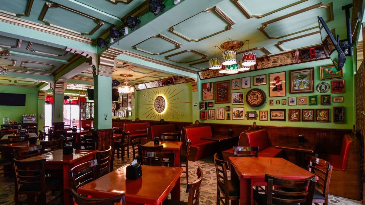 Chilango - Masiosare: la cantina en Coyoacán con música en vivo y baile